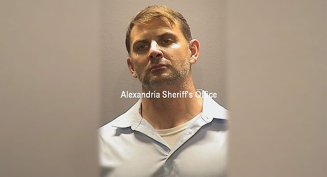 Former Army Green Beret Pleads Guilty to Russian Espionage Conspiracy ...